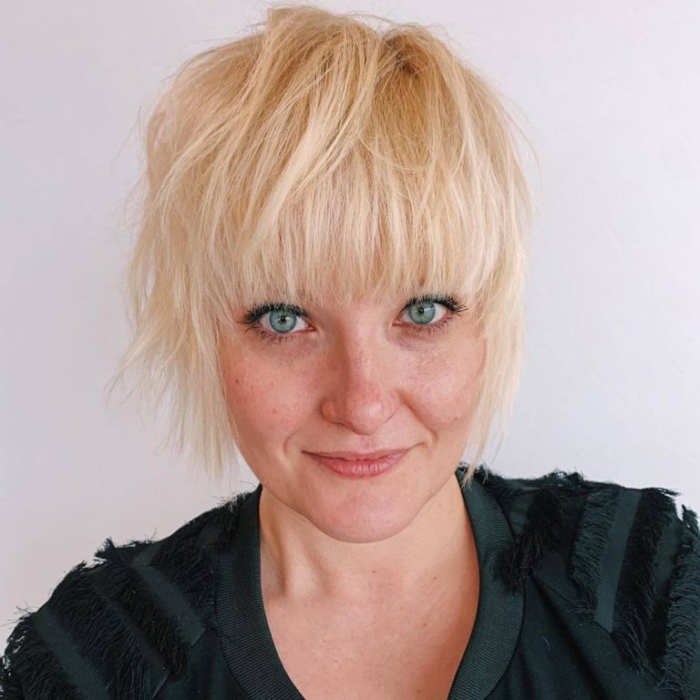 50 Popular Short Hairstyles for Oval Faces in 2022